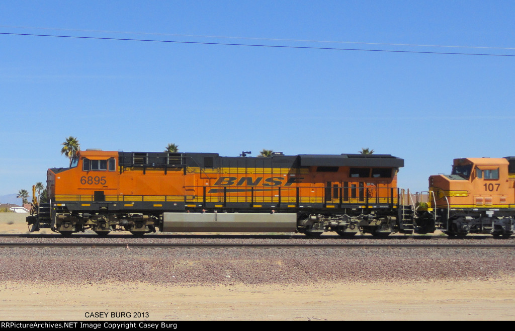 BNSF 6895